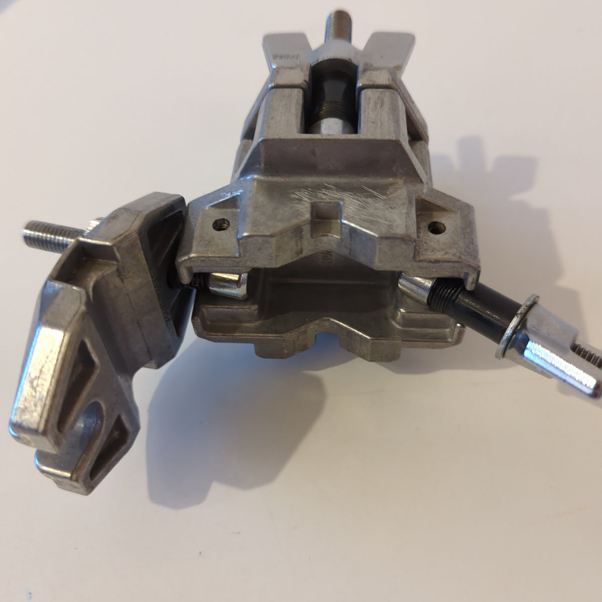 Yamaha Right Angle Clamp Rack Clamp | Mounts & Hardware – Bertha Drums